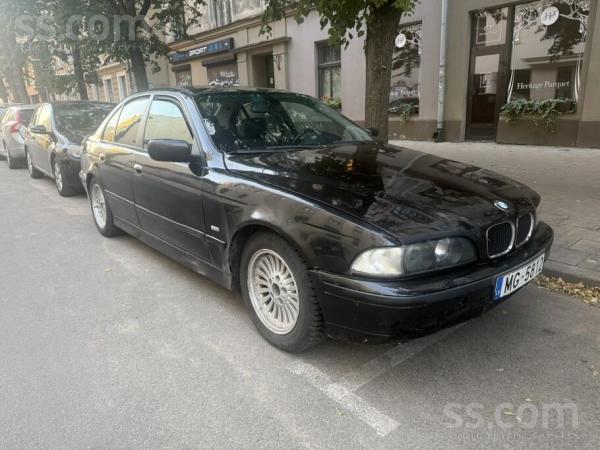 Черный БМВ 528 1997 в Огре, объемом двигателя 2.80 л и пробегом 363 тыс. км за 2000 €, фото 4 на AUTOMOTO.COM.LV