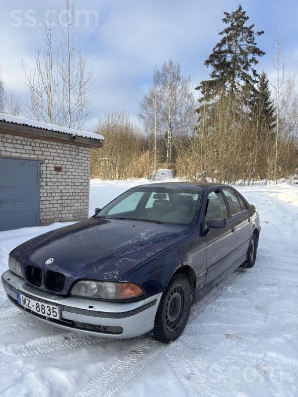 Melns BMW 528 1998 Balvi, ar dzinēja tilpumu 2.80 L un nobraukumu 352 tūkst. km par 1550 €, foto 4 vietnē AUTOMOTO.COM.LV