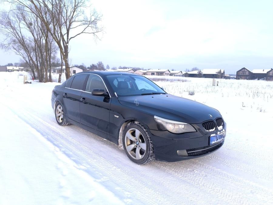 Melns BMW 528 2008 Kauņa, ar dzinēja tilpumu 3.00 L un nobraukumu 270 tūkst. km par 2800 €, foto 4 vietnē AUTOMOTO.COM.LV