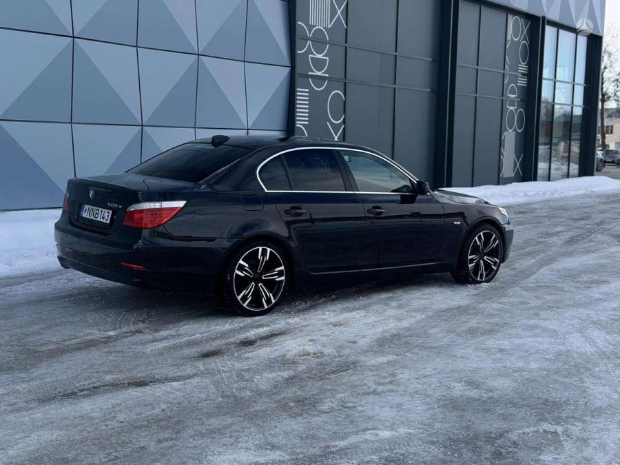 Melns BMW 528 2008 Šilutė, ar dzinēja tilpumu 3.00 L un nobraukumu 390 tūkst. km par 3350 €, foto 5 vietnē AUTOMOTO.COM.LV