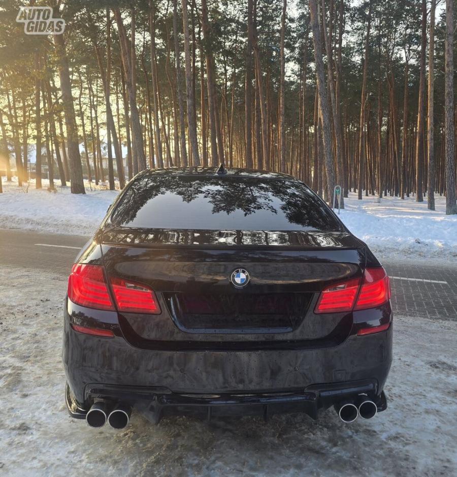 Black BMW 528 2011 in Palanga, with an engine capacity of 3.00 L and mileage of 217 thousand km for 11700 €, photo 5 on AUTOMOTO.COM.LV