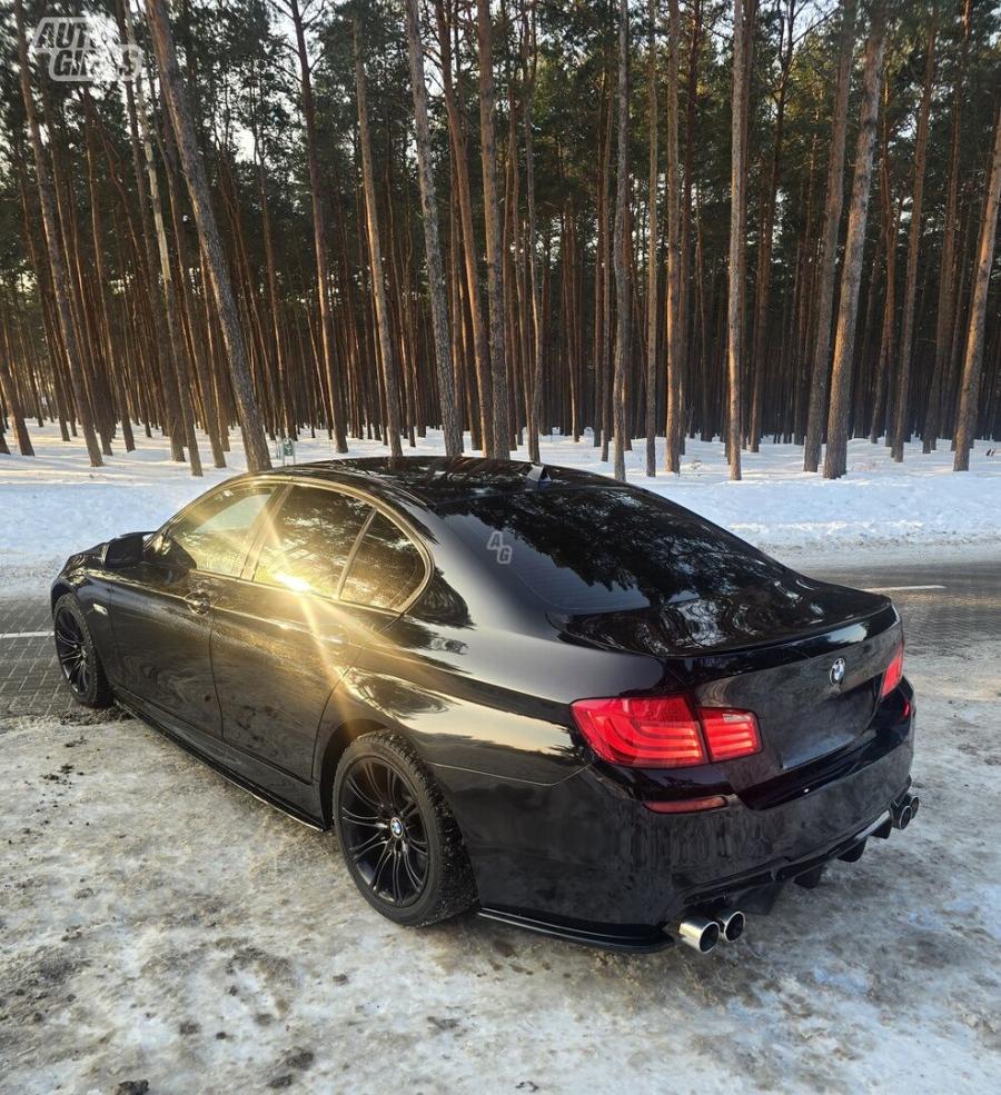 Black BMW 528 2011 in Palanga, with an engine capacity of 3.00 L and mileage of 217 thousand km for 11700 €, photo 6 on AUTOMOTO.COM.LV