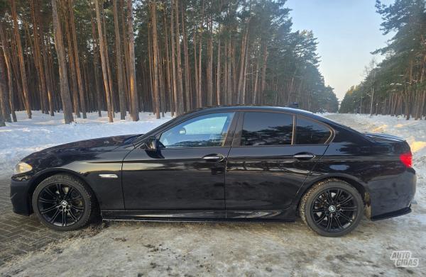 Black BMW 528 2011 in Palanga, with an engine capacity of 3.00 L and mileage of 217 thousand km for 11700 €, photo 7 on AUTOMOTO.COM.LV