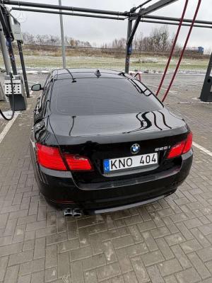 Black BMW 528 2011 in Kaunas, with an engine capacity of 3.00 L and mileage of 250 thousand km for 8350 €, photo 2 on AUTOMOTO.COM.LV