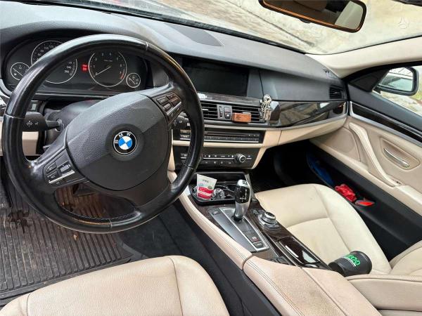 Black BMW 528 2011 in Kaunas, with an engine capacity of 3.00 L and mileage of 250 thousand km for 8350 €, photo 5 on AUTOMOTO.COM.LV