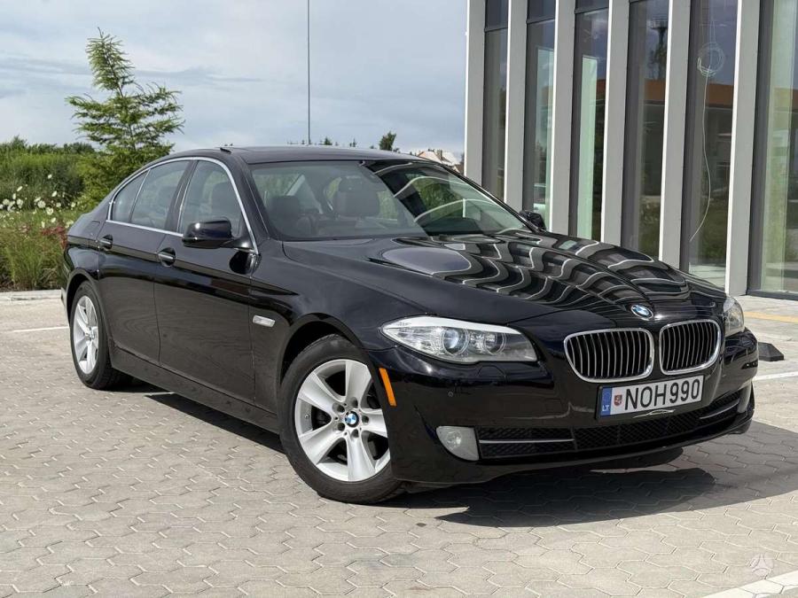 Black BMW 528 2011 in Vilnius, with an engine capacity of 2.98 L and mileage of 299 thousand km for 8500 €, photo 1 on AUTOMOTO.COM.LV