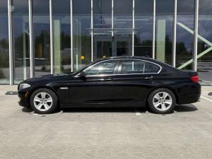 Black BMW 528 2011 in Vilnius, with an engine capacity of 2.98 L and mileage of 299 thousand km for 8500 €, photo 8 on AUTOMOTO.COM.LV