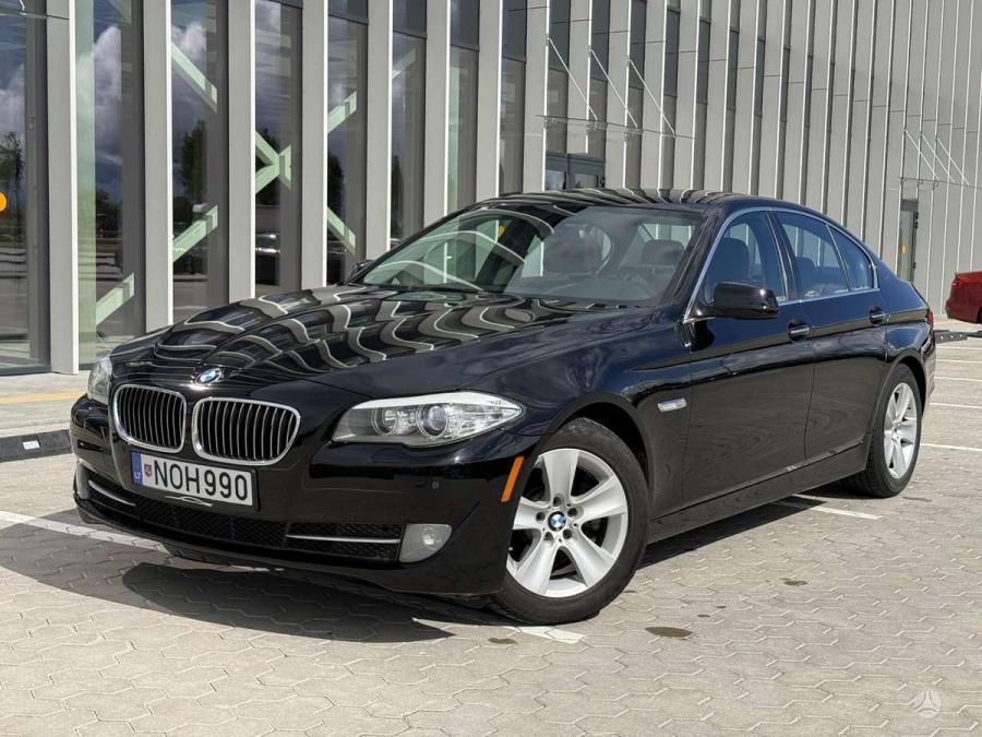 Black BMW 528 2011 in Vilnius, with an engine capacity of 2.98 L and mileage of 299 thousand km for 8500 €, photo 9 on AUTOMOTO.COM.LV