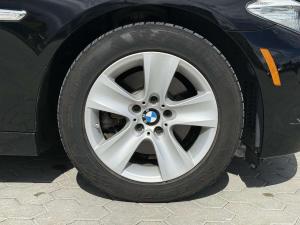 Black BMW 528 2011 in Vilnius, with an engine capacity of 2.98 L and mileage of 299 thousand km for 8500 €, photo 11 on AUTOMOTO.COM.LV