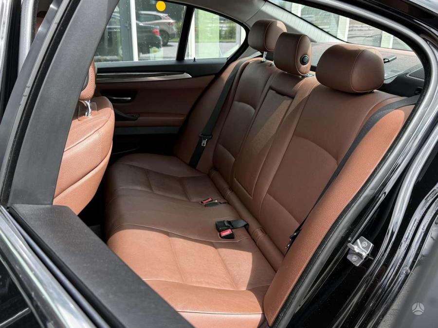 Black BMW 528 2011 in Vilnius, with an engine capacity of 2.98 L and mileage of 299 thousand km for 8500 €, photo 20 on AUTOMOTO.COM.LV