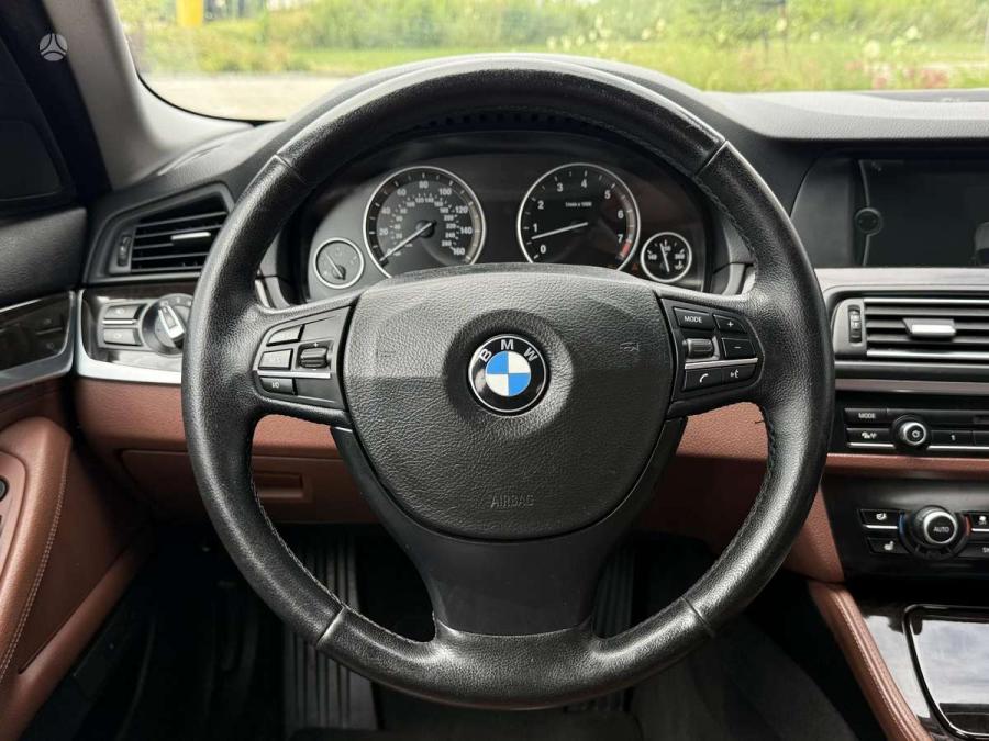 Black BMW 528 2011 in Vilnius, with an engine capacity of 2.98 L and mileage of 299 thousand km for 8500 €, photo 22 on AUTOMOTO.COM.LV