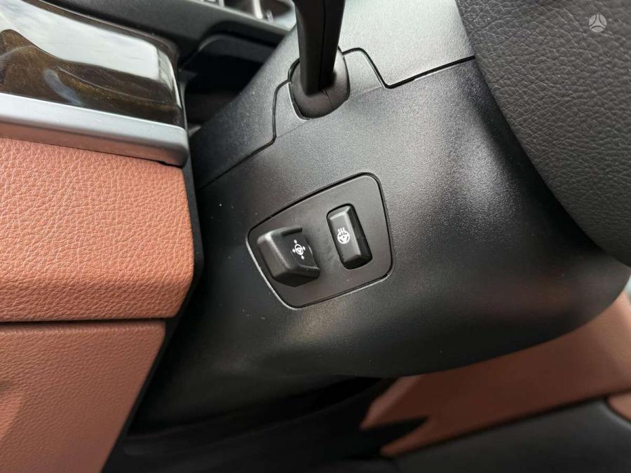 Black BMW 528 2011 in Vilnius, with an engine capacity of 2.98 L and mileage of 299 thousand km for 8500 €, photo 23 on AUTOMOTO.COM.LV