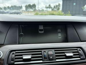 Black BMW 528 2011 in Vilnius, with an engine capacity of 2.98 L and mileage of 299 thousand km for 8500 €, photo 26 on AUTOMOTO.COM.LV