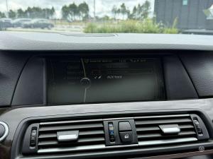 Black BMW 528 2011 in Vilnius, with an engine capacity of 2.98 L and mileage of 299 thousand km for 8500 €, photo 30 on AUTOMOTO.COM.LV