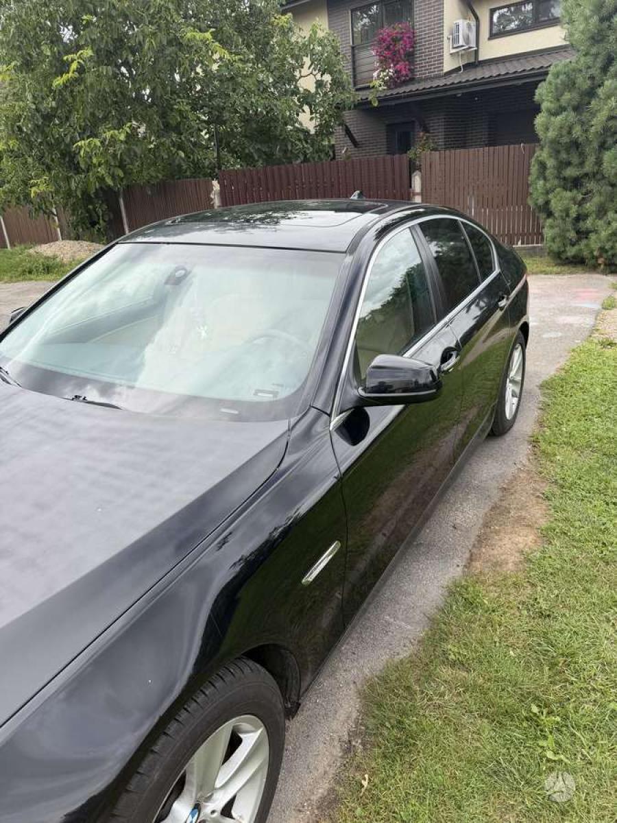 Melns BMW 528 2011 Kauņa, ar dzinēja tilpumu 3.00 L un nobraukumu 265 tūkst. km par 6400 €, foto 5 vietnē AUTOMOTO.COM.LV