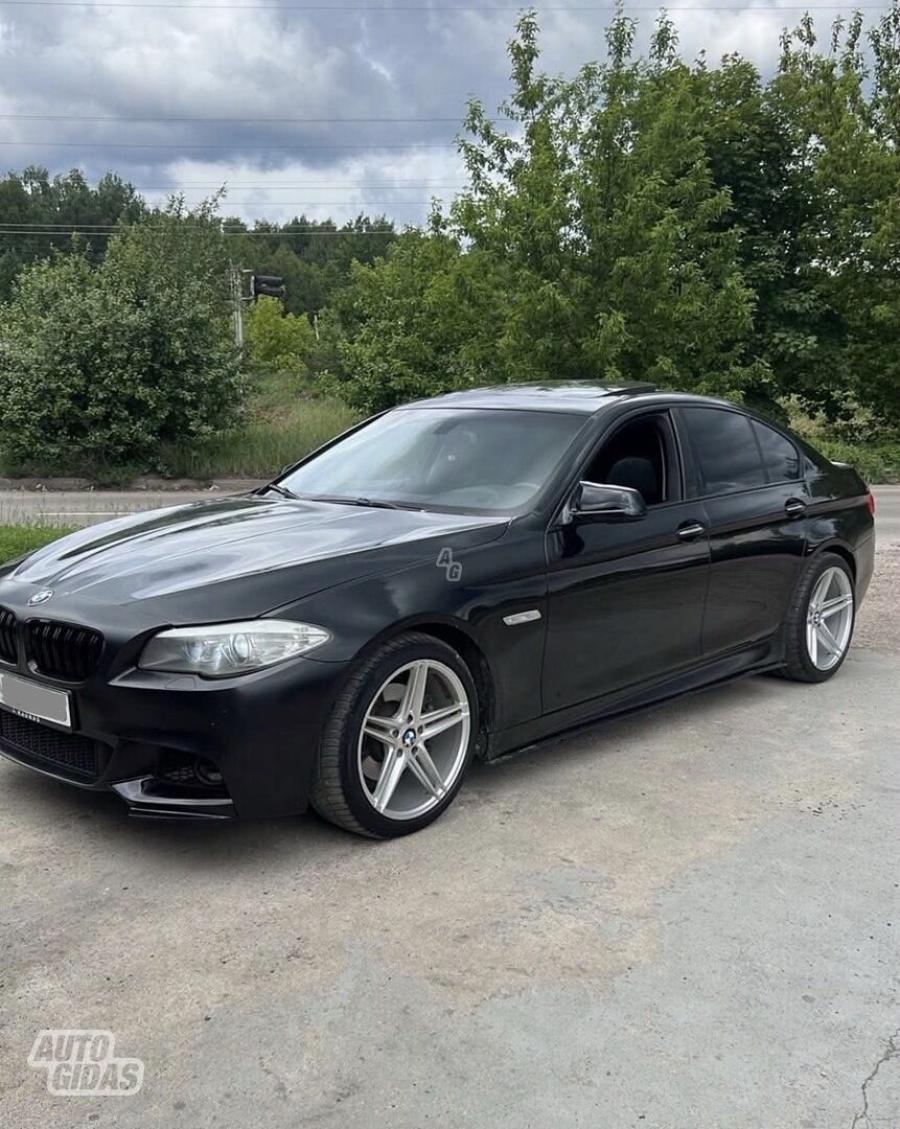 Black BMW 528 2011 in Kaunas, with an engine capacity of 3.00 L and mileage of 238 thousand km for 8600 €, photo 3 on AUTOMOTO.COM.LV