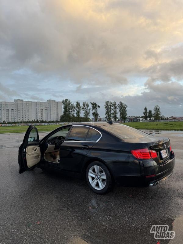 Melns BMW 528 2011 Kauņa, ar dzinēja tilpumu 3.00 L un nobraukumu 266 tūkst. km par 7000 €, foto 6 vietnē AUTOMOTO.COM.LV