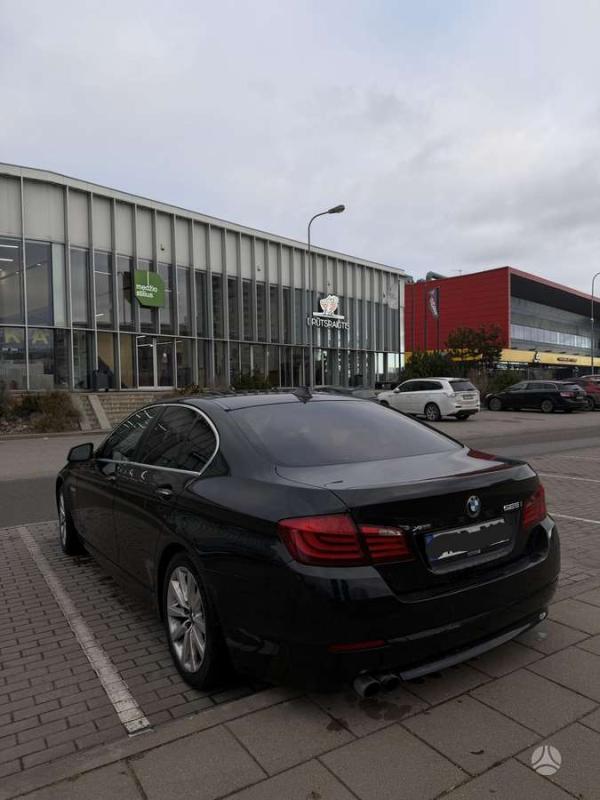 Black BMW 528 2012 in Vilnius, with an engine capacity of 2.00 L and mileage of 229 thousand km for 8500 €, photo 6 on AUTOMOTO.COM.LV
