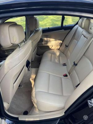 Black BMW 528 2012 in Kaunas, with an engine capacity of 2.00 L and mileage of 258 thousand km for 7500 €, photo 8 on AUTOMOTO.COM.LV