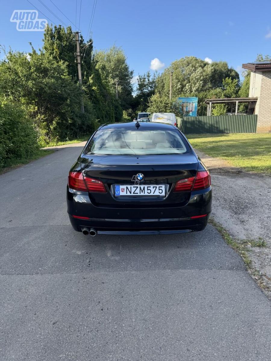 Black BMW 528 2012 in Kaunas, with an engine capacity of 2.00 L and mileage of 258 thousand km for 7100 €, photo 3 on AUTOMOTO.COM.LV