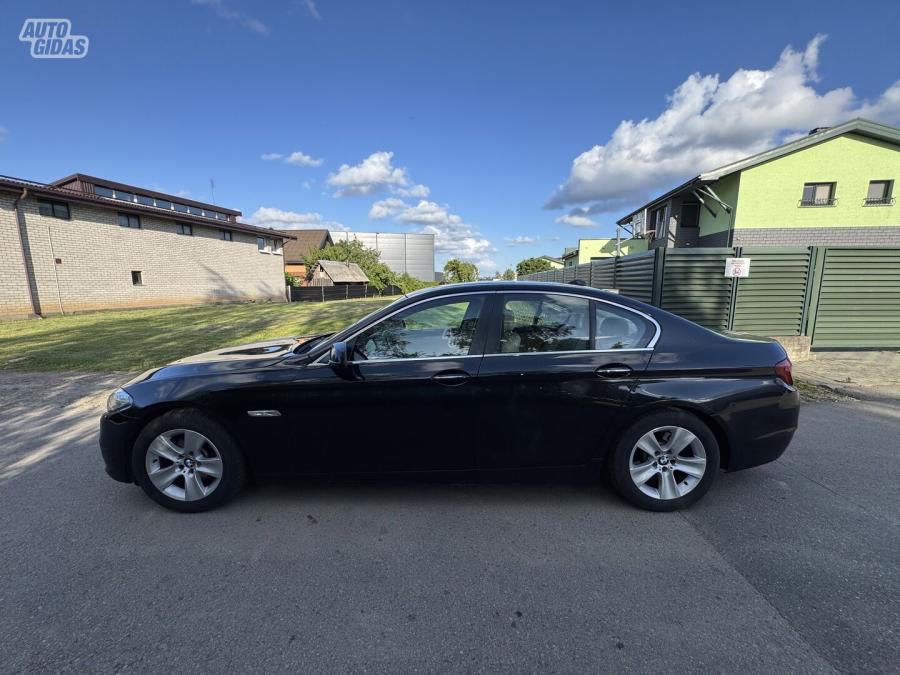 Black BMW 528 2012 in Kaunas, with an engine capacity of 2.00 L and mileage of 258 thousand km for 7100 €, photo 5 on AUTOMOTO.COM.LV