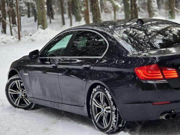 Black BMW 528 2013 in Radviliskis, with an engine capacity of 2.00 L and mileage of 279 thousand km for 8300 €, photo 8 on AUTOMOTO.COM.LV