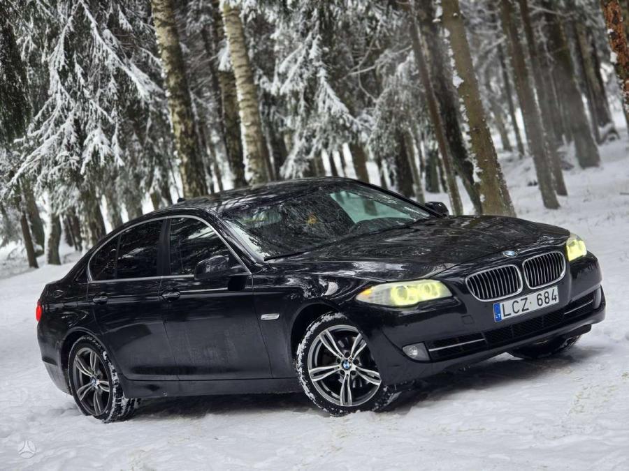 Black BMW 528 2013 in Radviliskis, with an engine capacity of 2.00 L and mileage of 279 thousand km for 8300 €, photo 10 on AUTOMOTO.COM.LV