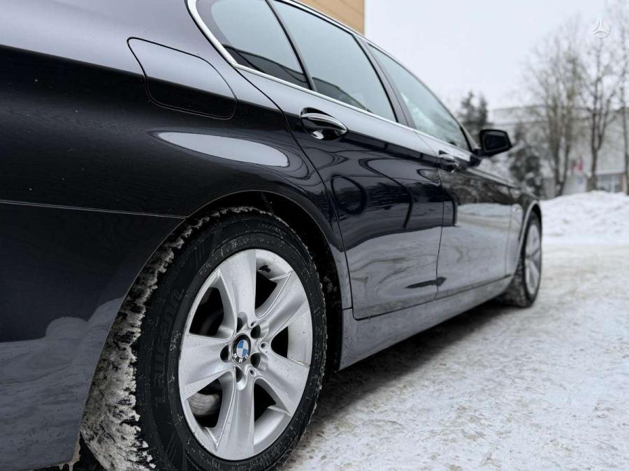 Black BMW 528 2013 in Kaisiadorys, with an engine capacity of 2.00 L and mileage of 173 thousand km for 8300 €, photo 11 on AUTOMOTO.COM.LV