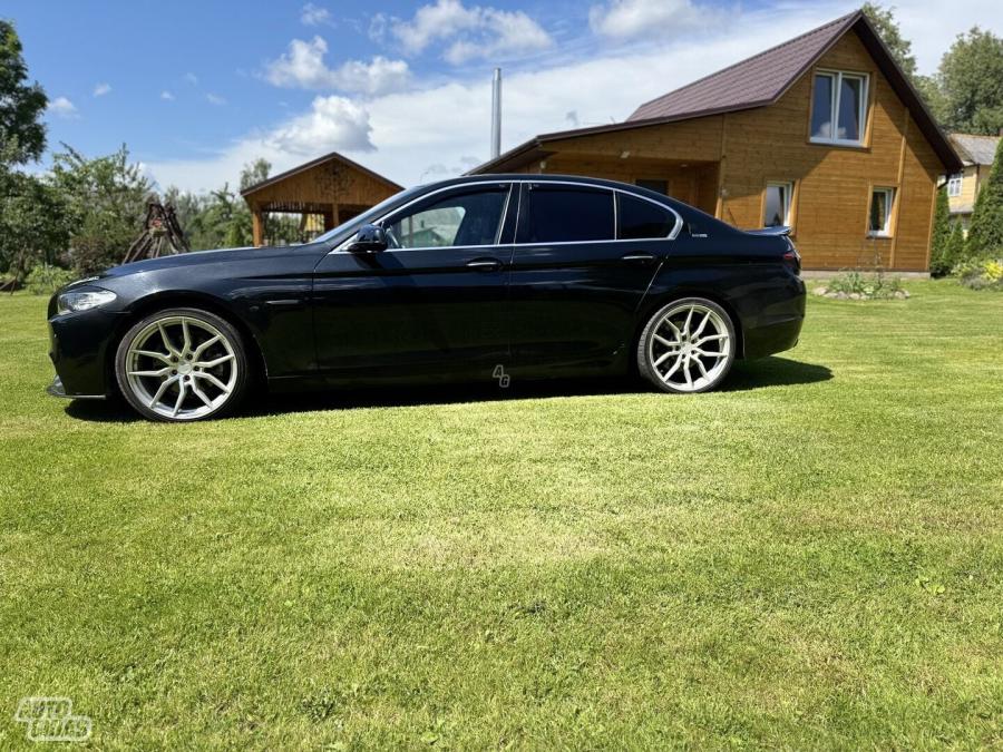 Black BMW 528 2013 in Siauliai, with an engine capacity of 2.00 L and mileage of 367 thousand km for 9250 €, photo 3 on AUTOMOTO.COM.LV