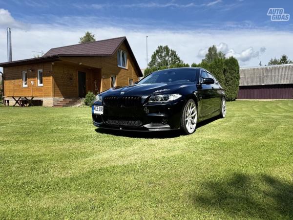 Black BMW 528 2013 in Siauliai, with an engine capacity of 2.00 L and mileage of 367 thousand km for 7862 €, photo 1 on AUTOMOTO.COM.LV