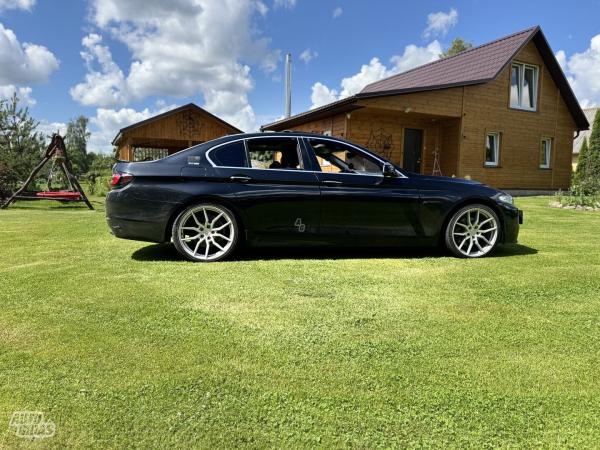 Black BMW 528 2013 in Siauliai, with an engine capacity of 2.00 L and mileage of 367 thousand km for 7862 €, photo 10 on AUTOMOTO.COM.LV
