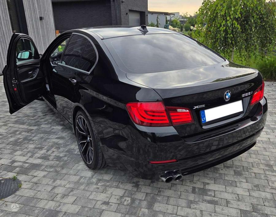 Melns BMW 528 2013 Kauņa, ar dzinēja tilpumu 2.00 L un nobraukumu 145 tūkst. km par 10950 €, foto 3 vietnē AUTOMOTO.COM.LV