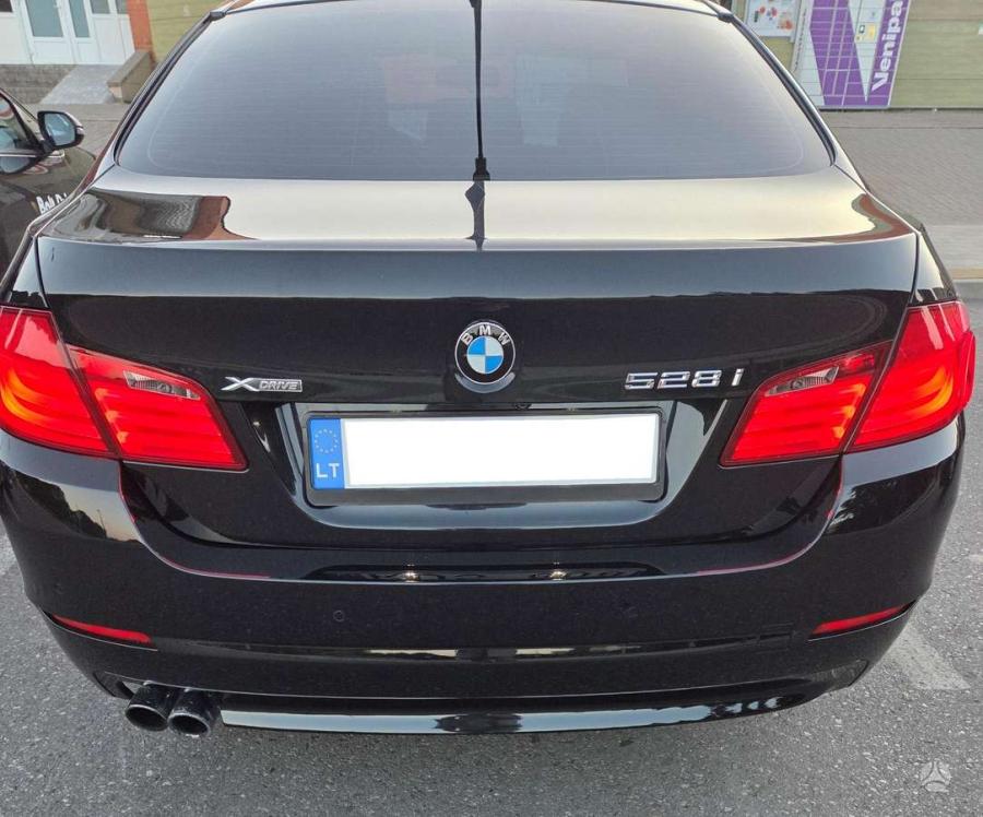 Melns BMW 528 2013 Kauņa, ar dzinēja tilpumu 2.00 L un nobraukumu 145 tūkst. km par 10950 €, foto 5 vietnē AUTOMOTO.COM.LV