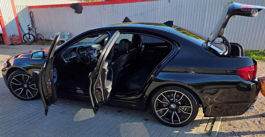 Melns BMW 528 2013 Kauņa, ar dzinēja tilpumu 2.00 L un nobraukumu 145 tūkst. km par 10950 €, foto 6 vietnē AUTOMOTO.COM.LV