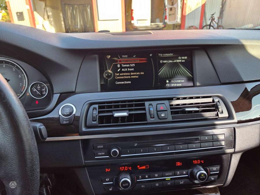 Melns BMW 528 2013 Kauņa, ar dzinēja tilpumu 2.00 L un nobraukumu 145 tūkst. km par 10950 €, foto 9 vietnē AUTOMOTO.COM.LV