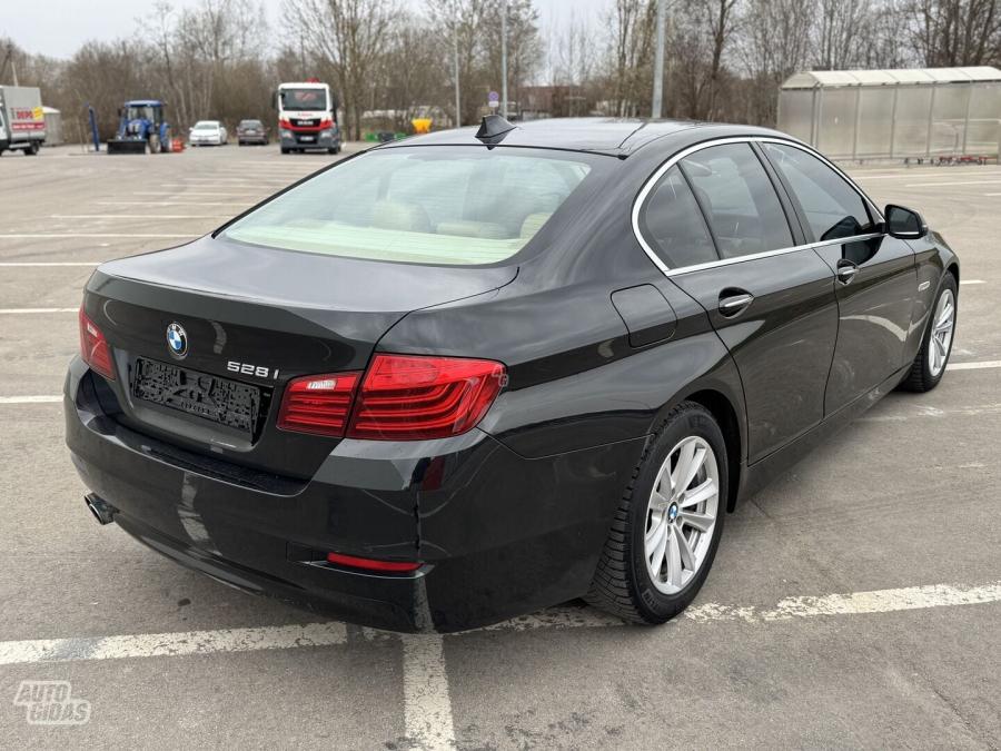 Black BMW 528 2014 in Radviliskis, with an engine capacity of 2.00 L and mileage of 173 thousand km for 6700 €, photo 5 on AUTOMOTO.COM.LV