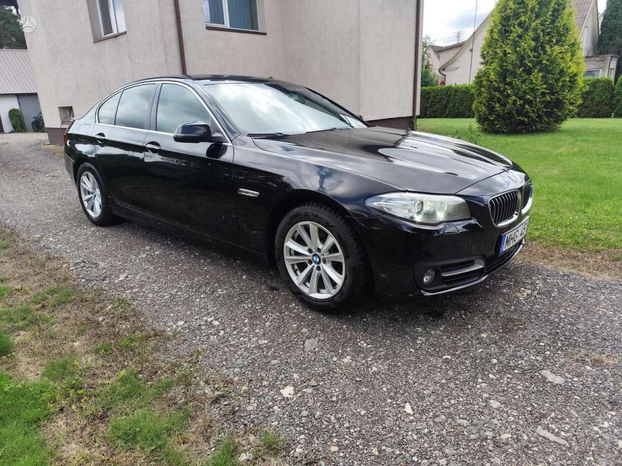 Black BMW 528 2015 in Kazlu Ruda, with an engine capacity of 1.99 L and mileage of 279 thousand km for 9000 €, photo 4 on AUTOMOTO.COM.LV