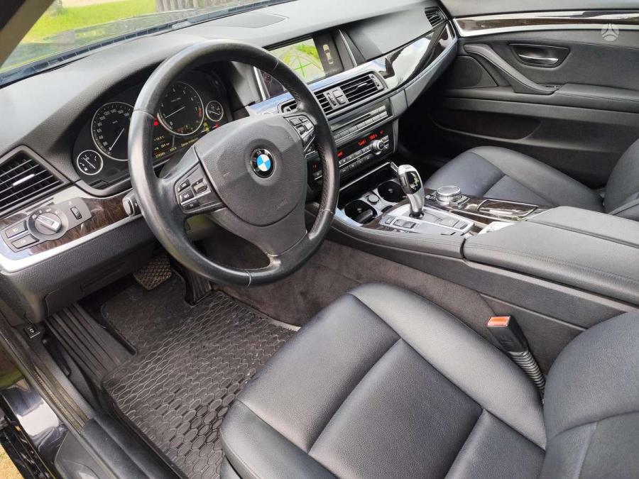 Black BMW 528 2015 in Kazlu Ruda, with an engine capacity of 1.99 L and mileage of 279 thousand km for 9000 €, photo 9 on AUTOMOTO.COM.LV