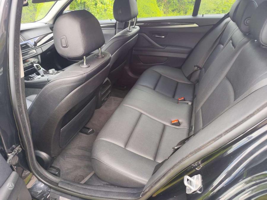Black BMW 528 2015 in Kazlu Ruda, with an engine capacity of 1.99 L and mileage of 279 thousand km for 9000 €, photo 10 on AUTOMOTO.COM.LV