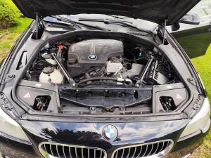 Black BMW 528 2015 in Kazlu Ruda, with an engine capacity of 1.99 L and mileage of 279 thousand km for 9000 €, photo 15 on AUTOMOTO.COM.LV