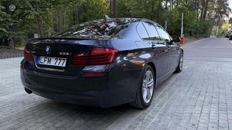 Melns BMW 528 2015 Prienai, ar dzinēja tilpumu 2.00 L un nobraukumu 158 tūkst. km par 13300 €, foto 5 vietnē AUTOMOTO.COM.LV