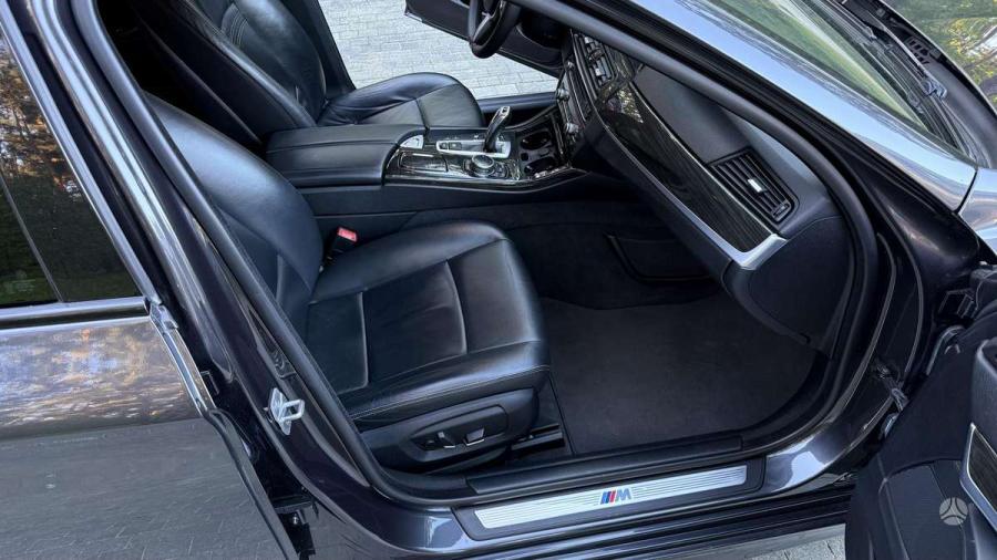 Melns BMW 528 2015 Prienai, ar dzinēja tilpumu 2.00 L un nobraukumu 158 tūkst. km par 13300 €, foto 13 vietnē AUTOMOTO.COM.LV