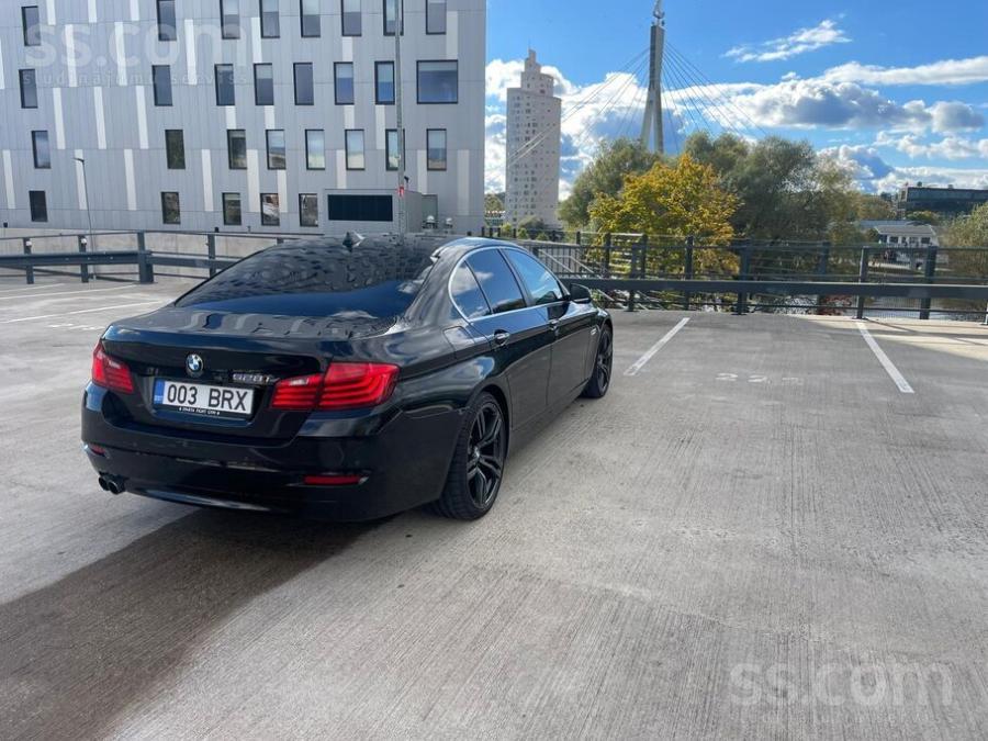 Black BMW 528 2017 in Tallinn, with an engine capacity of 2.00 L and mileage of 107 thousand km for 14000 €, photo 4 on AUTOMOTO.COM.LV