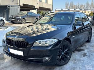 Melns BMW 528 2011 Kauņa, ar dzinēja tilpumu 3.00 L un nobraukumu 270 tūkst. km par 6950 €, foto 2 vietnē AUTOMOTO.COM.LV