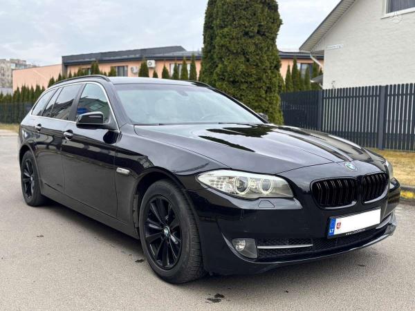 Melns BMW 528 2011 Kauņa, ar dzinēja tilpumu 3.00 L un nobraukumu 270 tūkst. km par 5750 €, foto 2 vietnē AUTOMOTO.COM.LV