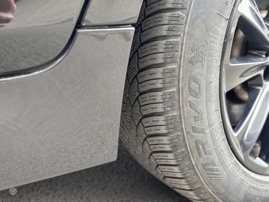 Black BMW 528 2011 in Kaunas, with an engine capacity of 3.00 L and mileage of 270 thousand km for 5750 €, photo 14 on AUTOMOTO.COM.LV