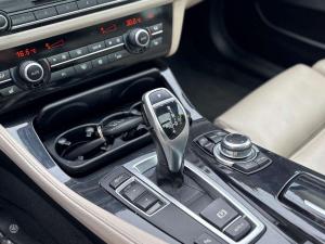 Black BMW 528 2011 in Kaunas, with an engine capacity of 3.00 L and mileage of 270 thousand km for 5750 €, photo 22 on AUTOMOTO.COM.LV