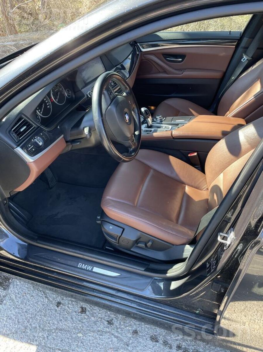 Black BMW 528 2012 in Riga, with an engine capacity of 2.00 L and mileage of 288 thousand km for 9900 €, photo 5 on AUTOMOTO.COM.LV