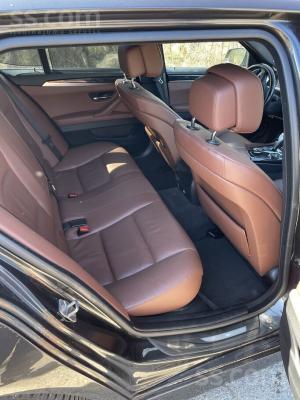 Black BMW 528 2012 in Riga, with an engine capacity of 2.00 L and mileage of 288 thousand km for 9900 €, photo 8 on AUTOMOTO.COM.LV