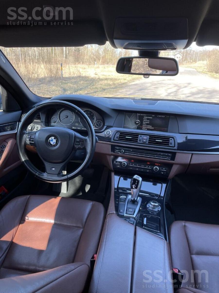 Black BMW 528 2012 in Riga, with an engine capacity of 2.00 L and mileage of 288 thousand km for 9900 €, photo 10 on AUTOMOTO.COM.LV